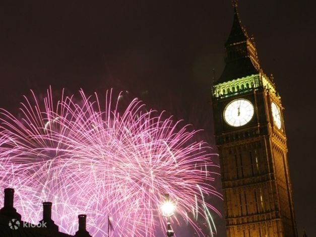 New Year's Eve Thames cruise with fireworks experience in London ...