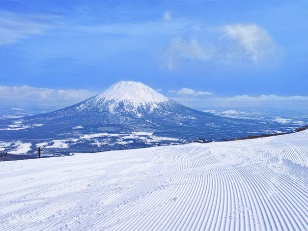 Mt. Fuji 2nd Station Yeti Snow Resort Snow Play/Skiing & Japanese Hot ...