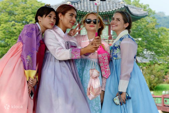 Seoul Private 4 Hour Tour with Korean Buddy - Klook United States