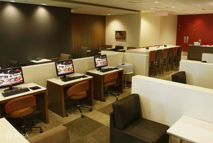 Plaza Premium Lounge Service in Toronto Pearson International Airport ...