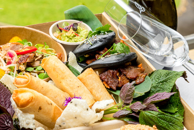 Botanic House Picnic Hamper by Botanic House in Sydney - Klook Australia