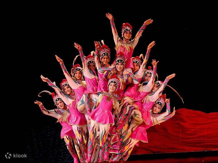 Chinese Acrobatic School International Students Study Chinese