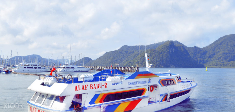 Shared Ferry Transfers Between Langkawi Island and Koh Lipe, Malaysia