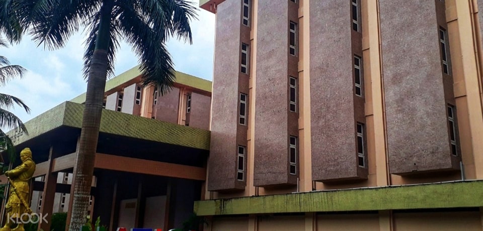 Yangon National Museum Tour