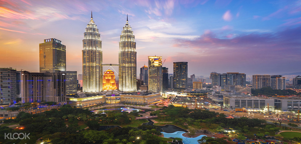 Petronas Twin Towers and Batu Caves Day Tour Package in Kuala Lumpur ...