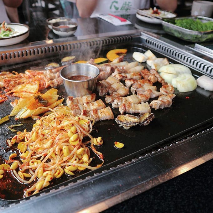 11 Jeju Sights To Explore Without A Rental Car Featuring Autumn Foliage ...