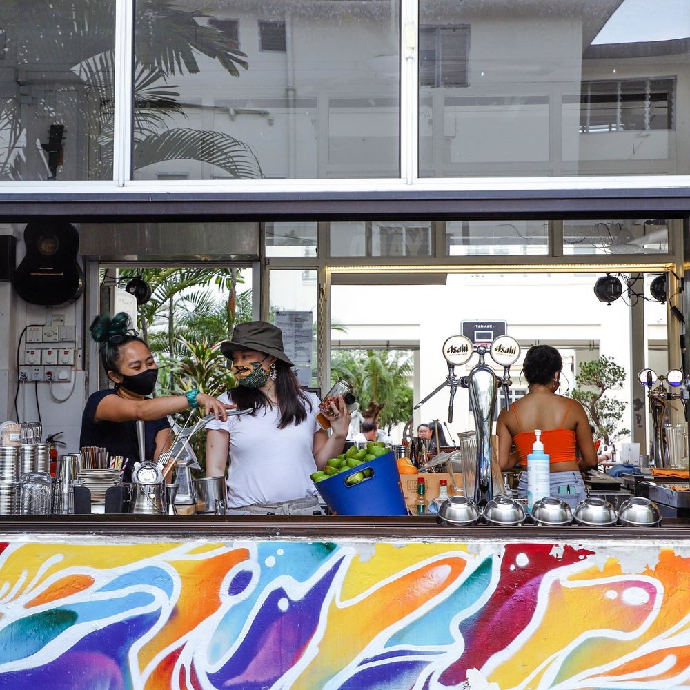 Swifties Spend A Night Out Jamming At One Of Singapore s Top Open Mic