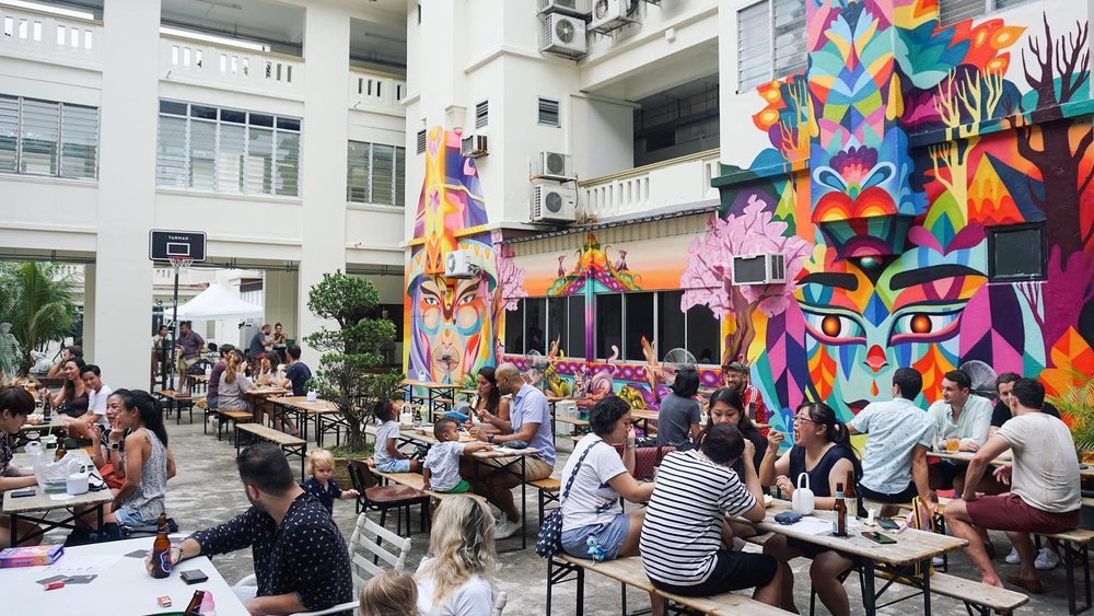 Swifties Spend A Night Out Jamming At One Of Singapore s Top Open Mic