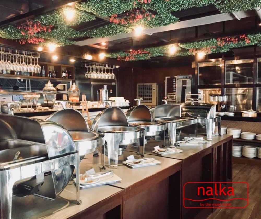 Eat Your Way Through These Buffets In Boracay - Klook Travel Blog