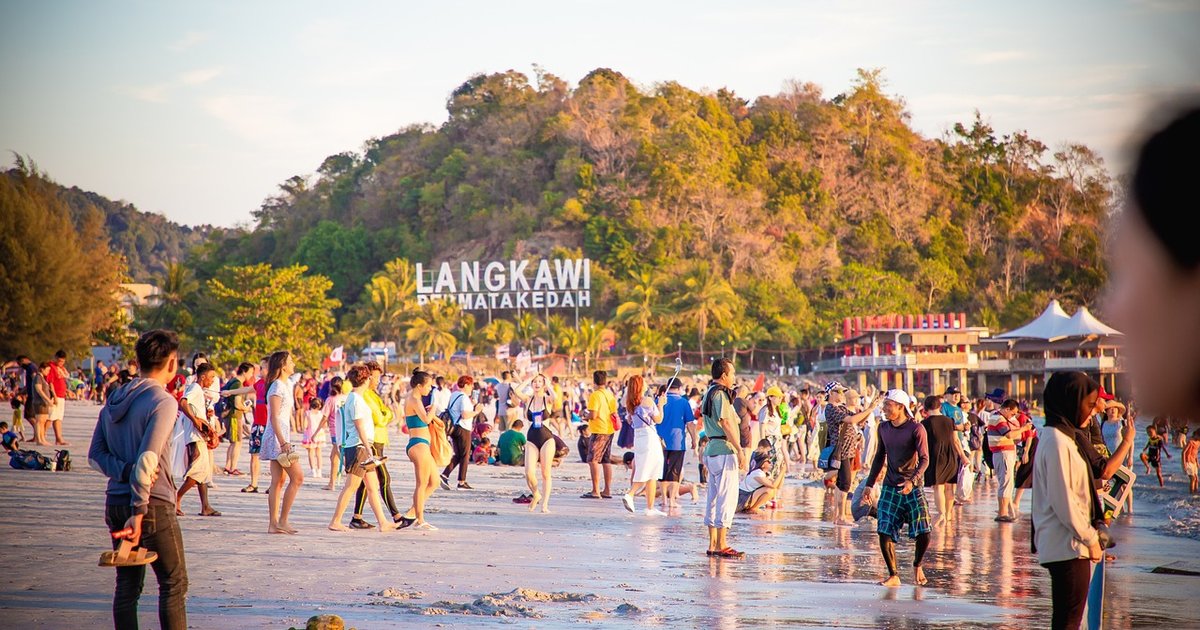 Pantai Cenang Beach: Everything You Need Before Visiting