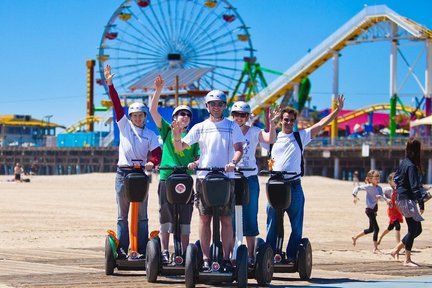 Venice Beach Boardwalk Must-See Attractions, Location & Reviews