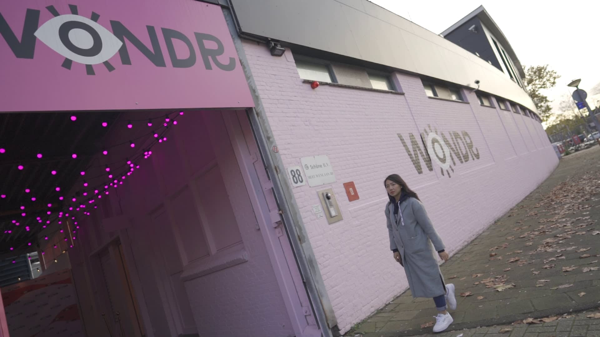 WONDR Experience, Surganya Foto-Foto Instagrammable di Amsterdam ...