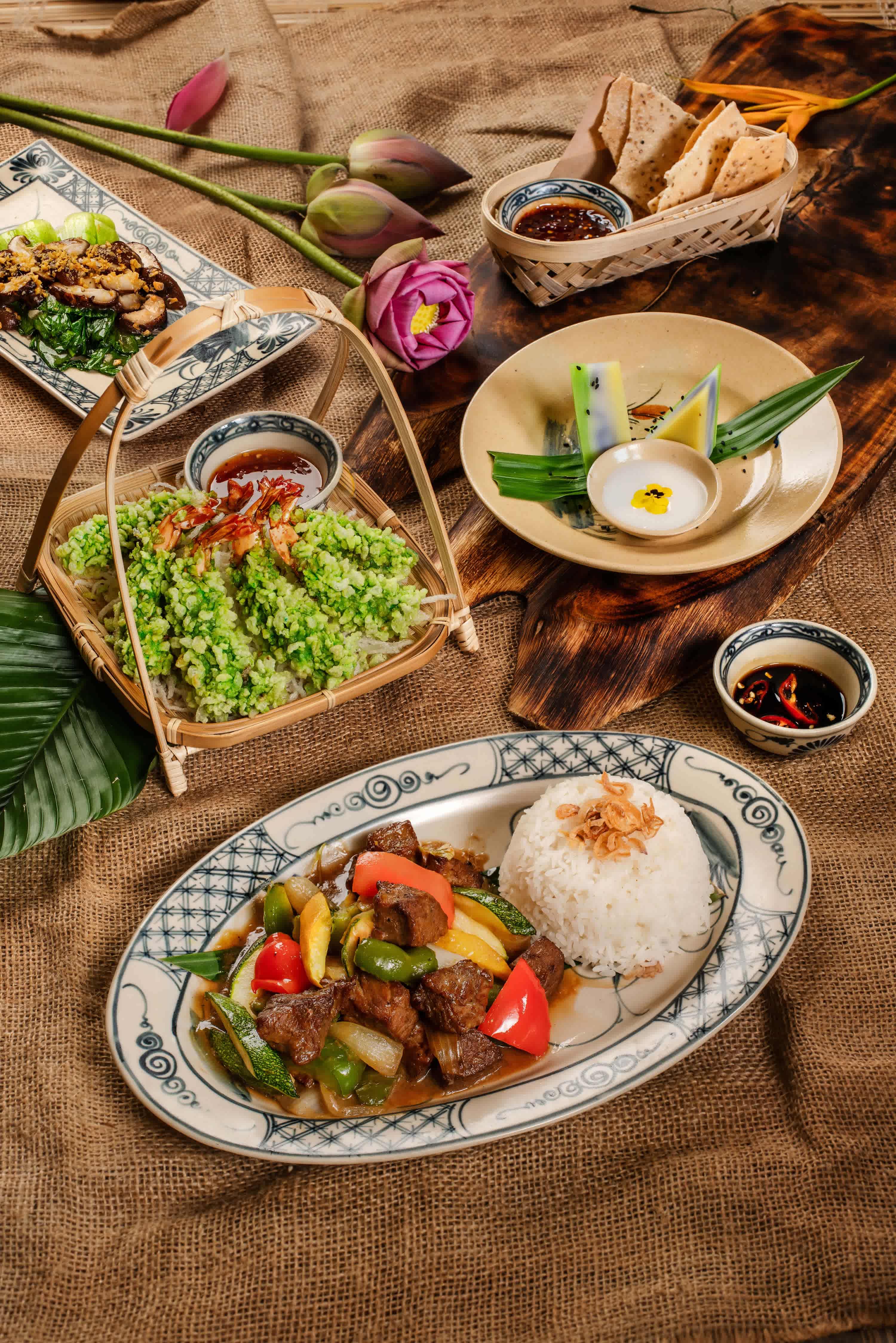 Vietnamese Set Menu At Grand Mercure Da Nang - Veranda Vietnamese ...