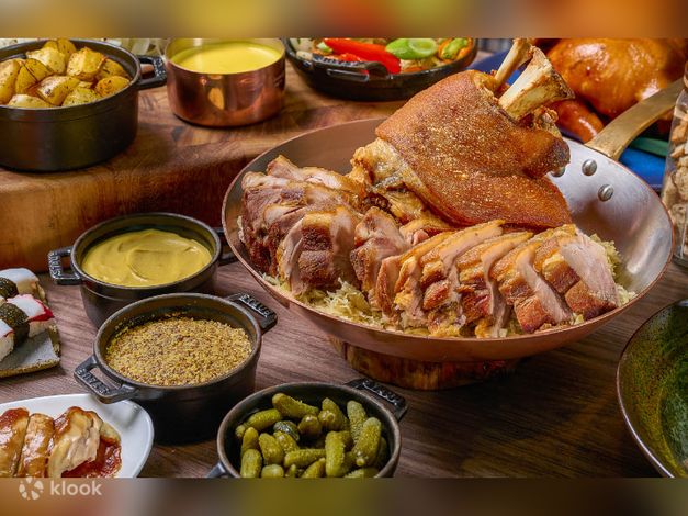 CLOVE at Swissotel The Stamford - Klook Singapore