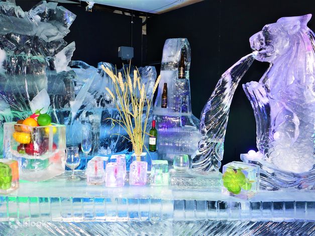 Snow Play Session in Snow City Singapore - Klook Singapore