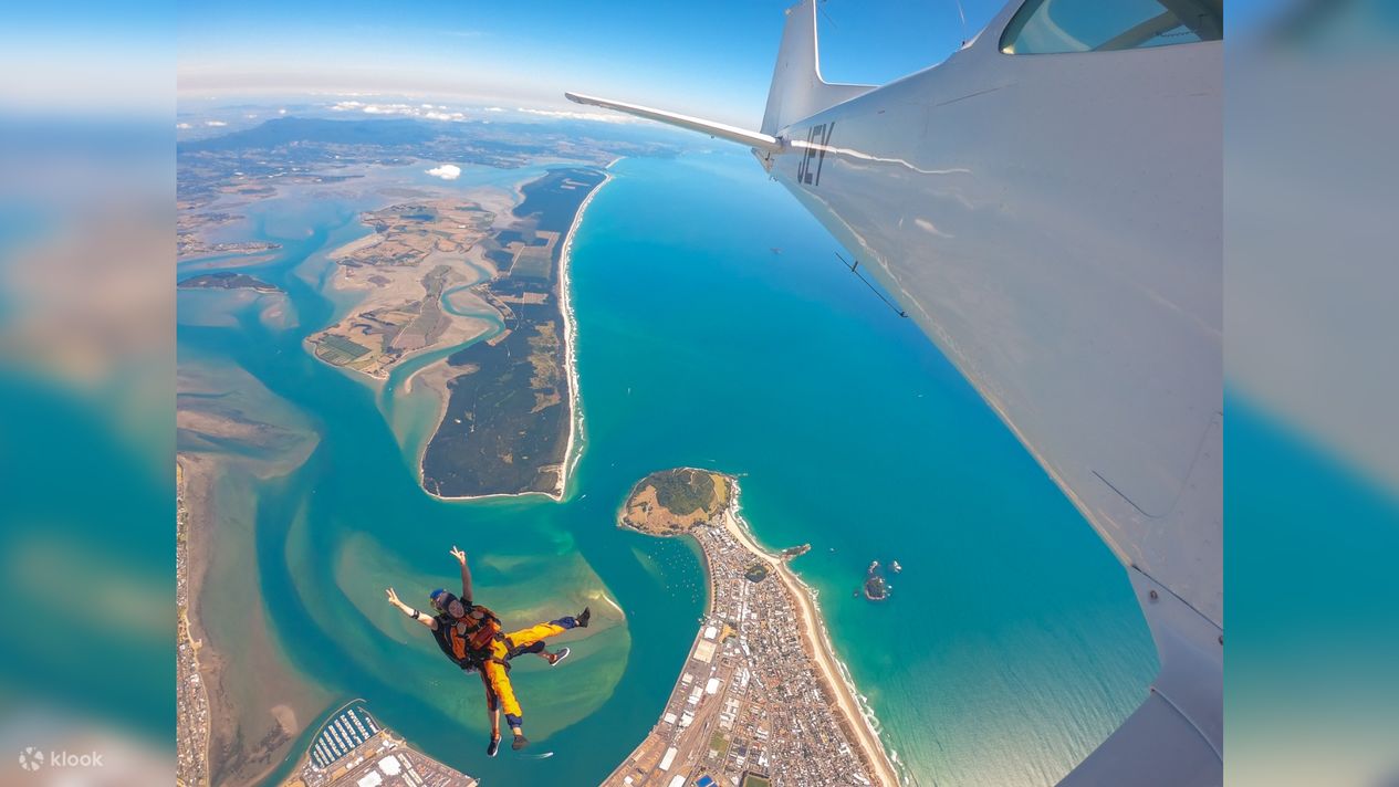 Guided Skydive Experience in Tauranga - Klook