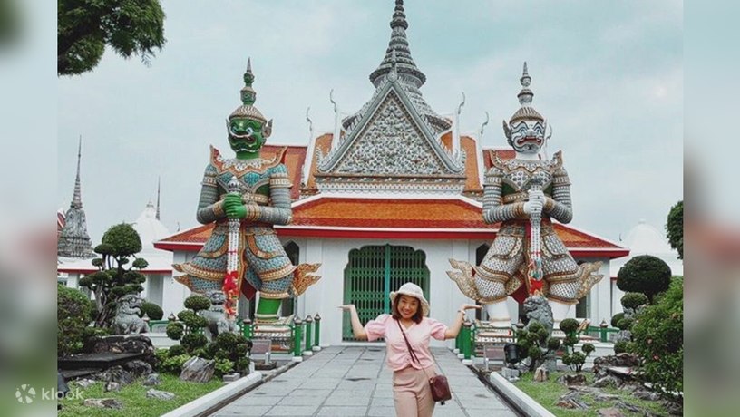 Visit White Temple with Online Tour Guide by MyProGuide Thailand - Klook