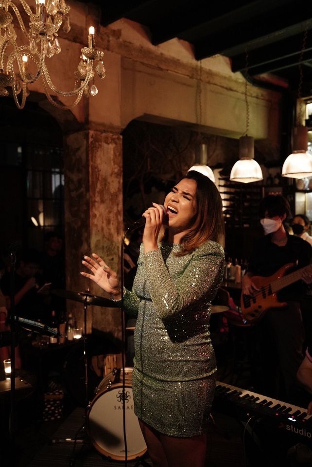 Lilly.V, Latin Night | Live Music