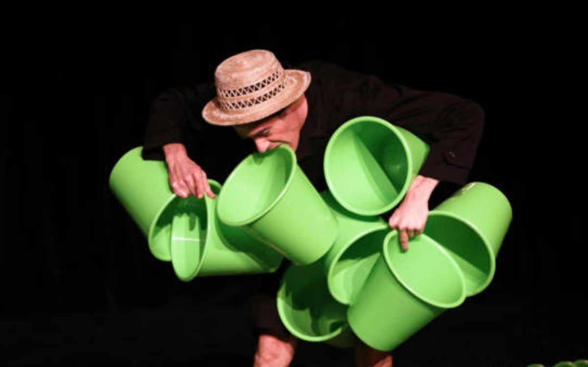 Bakéké (Bucket) | Theatre | Esplanade