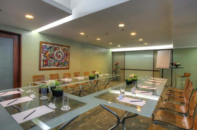 Malayan Plaza Hotel in Pasig | 2025 Updated prices, deals - Klook ...