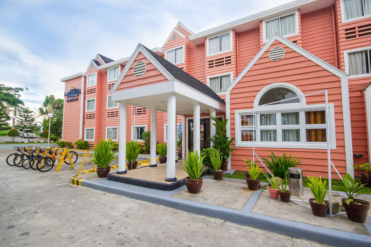 Microtel by Wyndham Eagle Ridge in General Trias | 2025 Updated prices ...