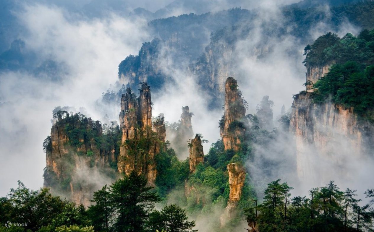 Zhangjiajie 2-Day Private Peak Tour! Private guide leading the way to ...