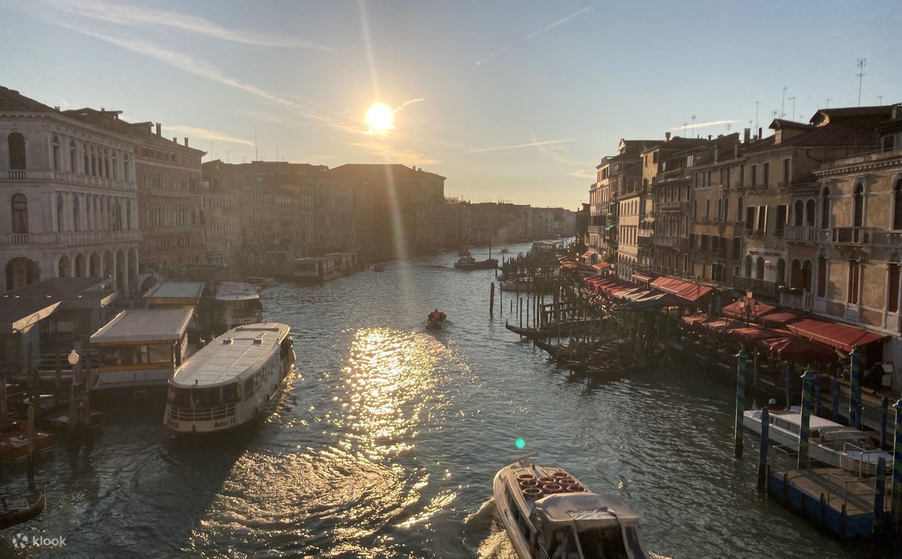 Mysterious tales of ghosts and murders walking tour in Venicer - Klook ...