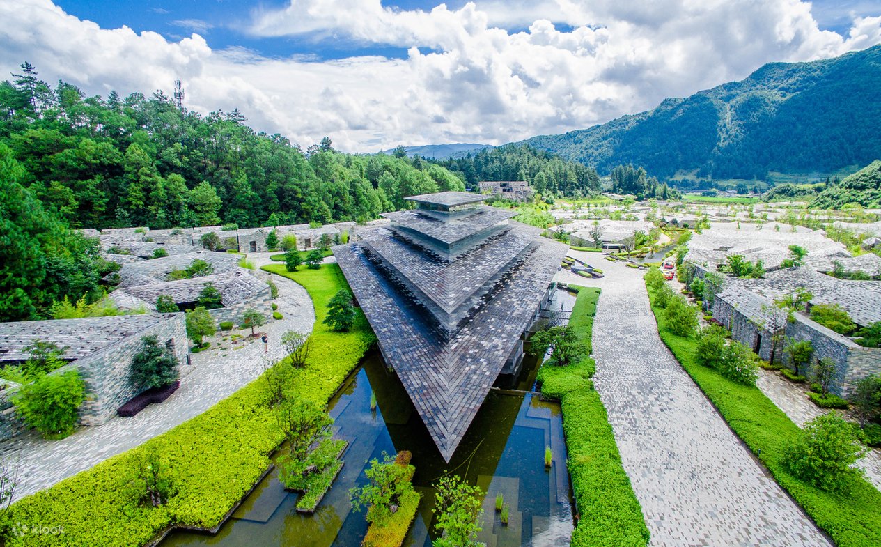 5-Day Yunnan Tengchong & Mangshi Hot Spring Vacation (Luxury Stay at ...