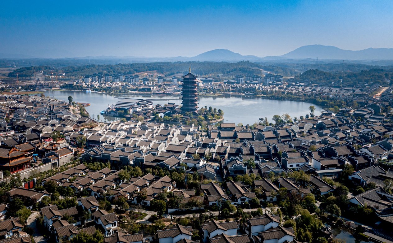 Tongguan Kiln Ancient Town & Tianxin Pavilion & Huangxing Road ...