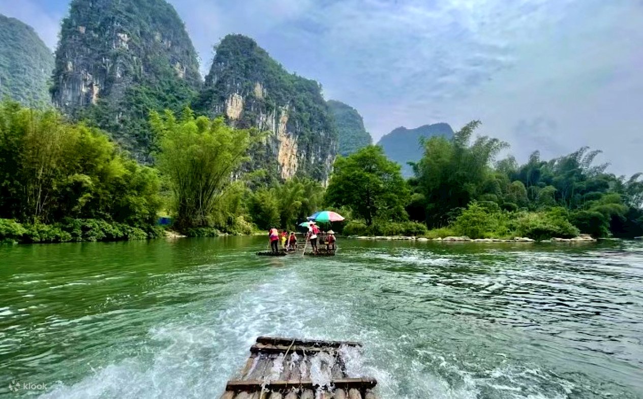 2-Day Guilin Li River 3-Star Cruise, Yulong River Bamboo Rafting in ...