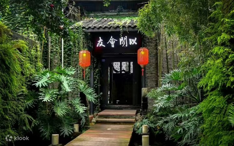 Chengdu Xianting: Sichuan Tea and Opera Feast - Klook