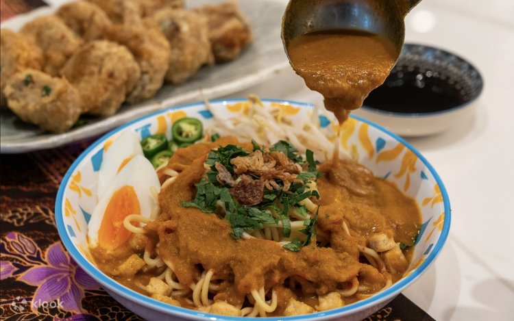 ANATTA Culinary Academy 當地 Mee Rebus 麵與 Bergedil 馬鈴薯餅烹飪課程 - Klook 客路