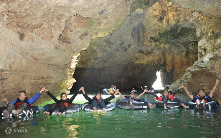 Merapi Jeep Sunrise, Gua Jomblang & Pindul, Hutan Pinus Pengger - Klook ...
