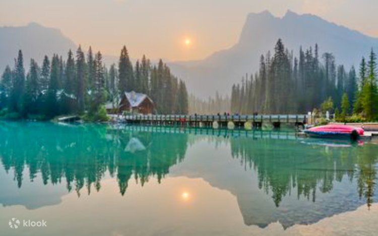 Emerald Lake and Natural Bridge Half-Day Bus Tour - Klook Philippines