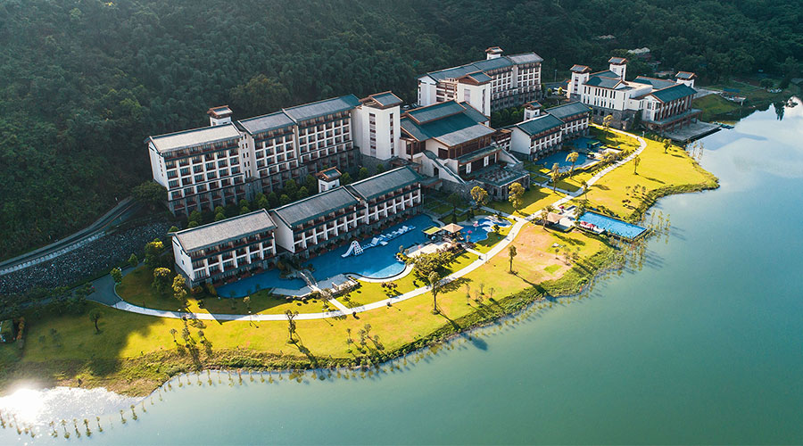 Qingyuan Yingde Baojing Palace Swan Lake Hot Spring Hotel Package - Klook