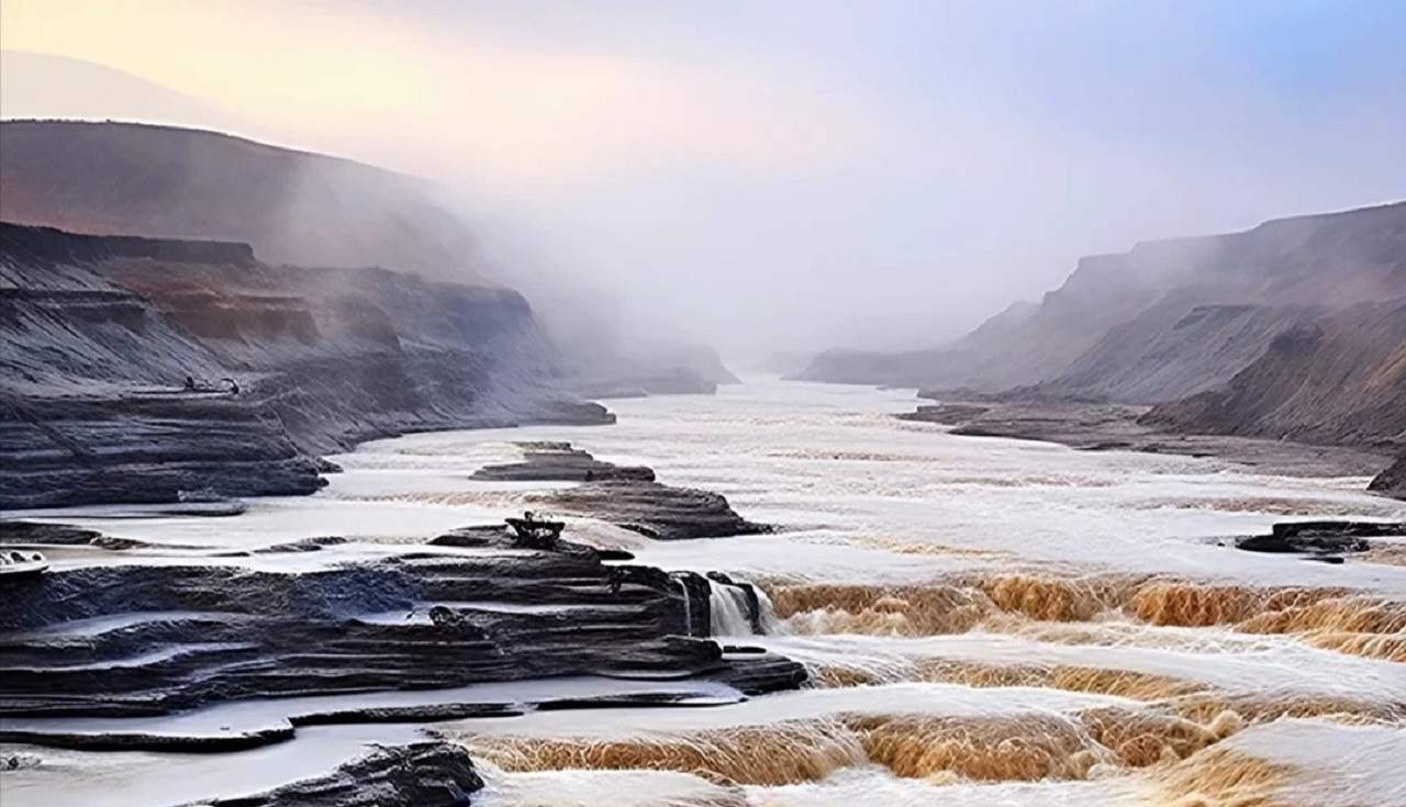 1-day tour to Hukou Waterfall on the Yellow River in Xi'an, Shaanxi, a ...