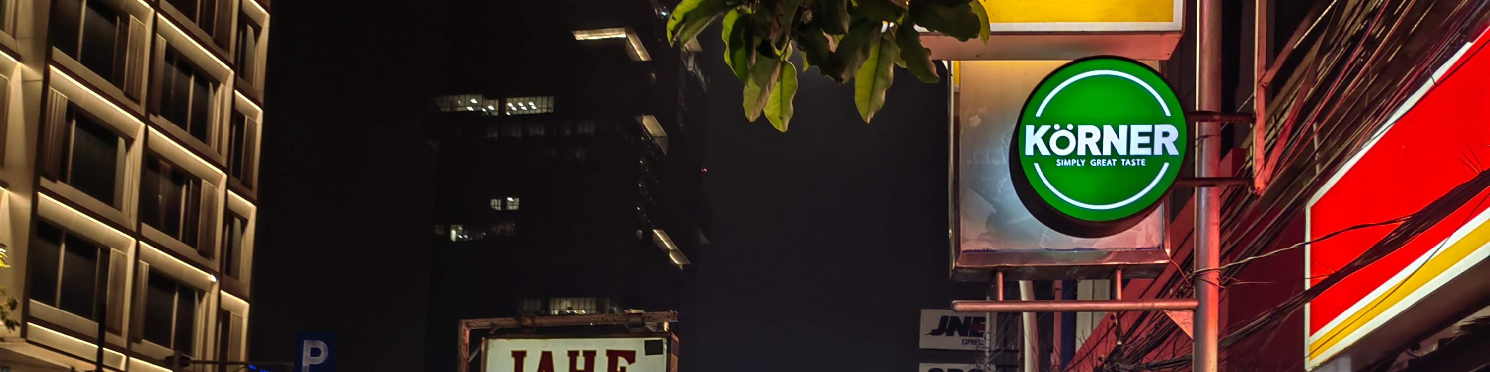 Rasakan Pemandangan Street Food Jakarta dengan Transportasi MRT - Klook Indonesia