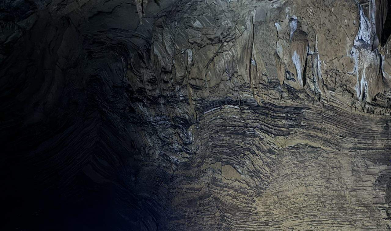 Guilin Yangshuo Dragon Gate Water Rock Cave Exploration Family Half-Day ...
