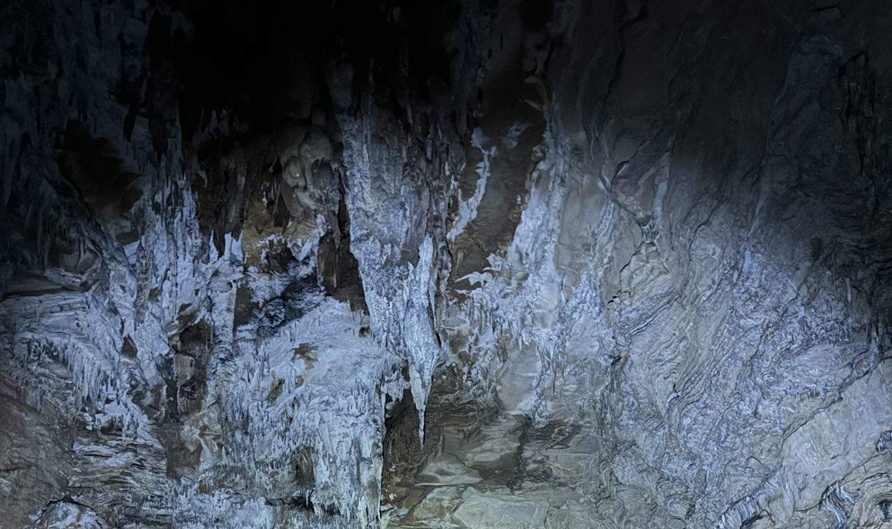 Guilin Yangshuo Dragon Gate Water Rock Cave Exploration Family Half-Day ...