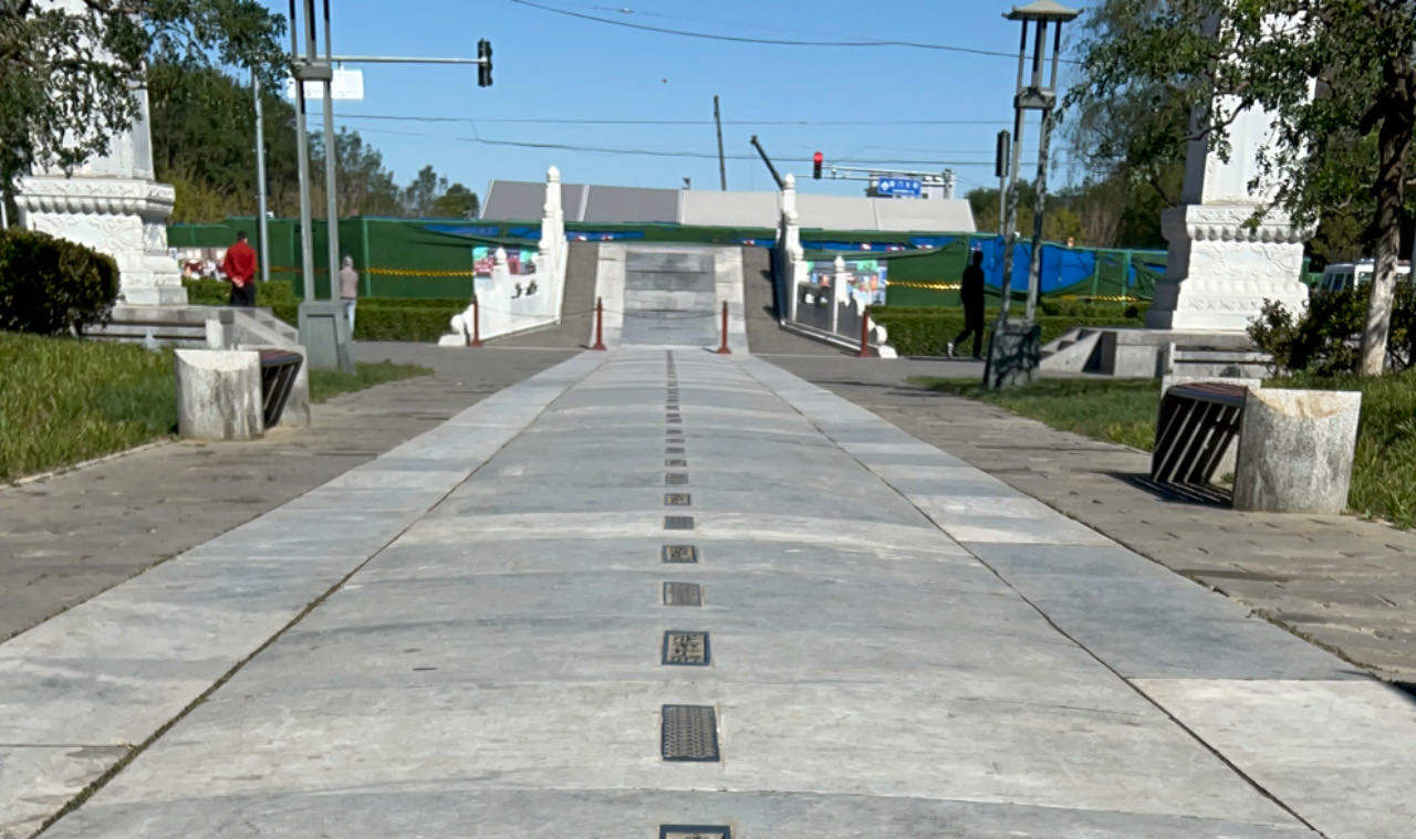 Explore Beijing Central Axis on Bike - Klook Singapore