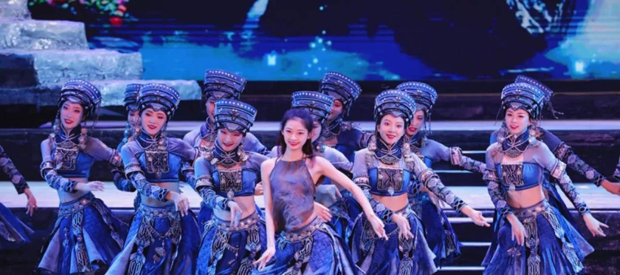 5-Day Tour in Zhangjiajie, Hunan (Tianzi Mountain + Yuanjiajie + Shili ...