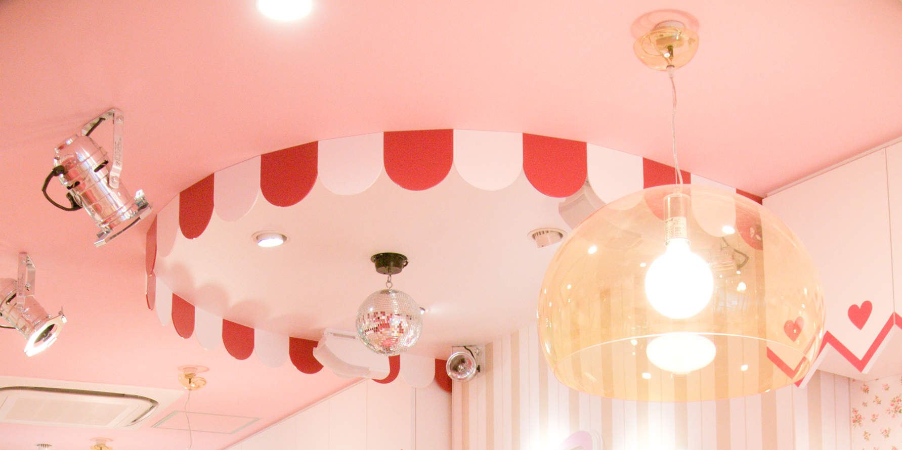 Maid cafe experience Maidreamin (2 Osaka stores) online reservation ...