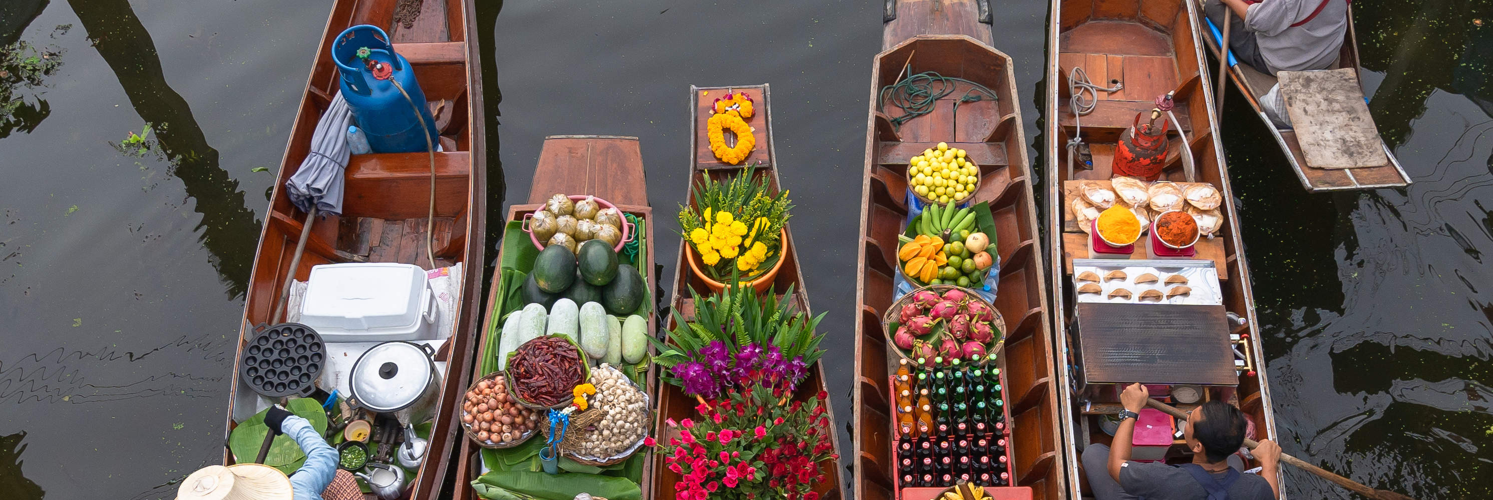 Maeklong Train Market, Damnoen Saduak Floating Market, and IG cafe Tour ...