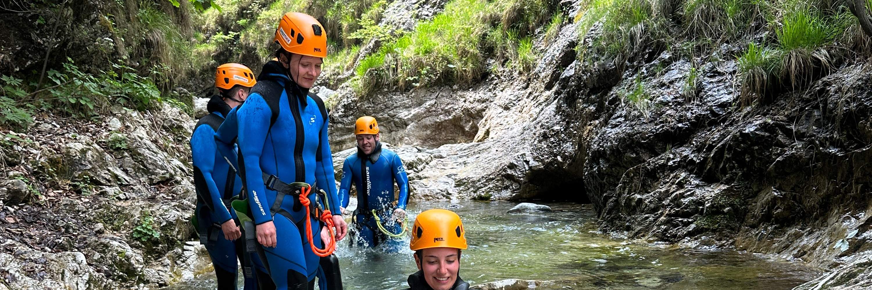 สัมผัสประสบการณ์การผจญภัยที่น่าตื่นเต้นในหุบเขา Susec Canyon - Klook ...
