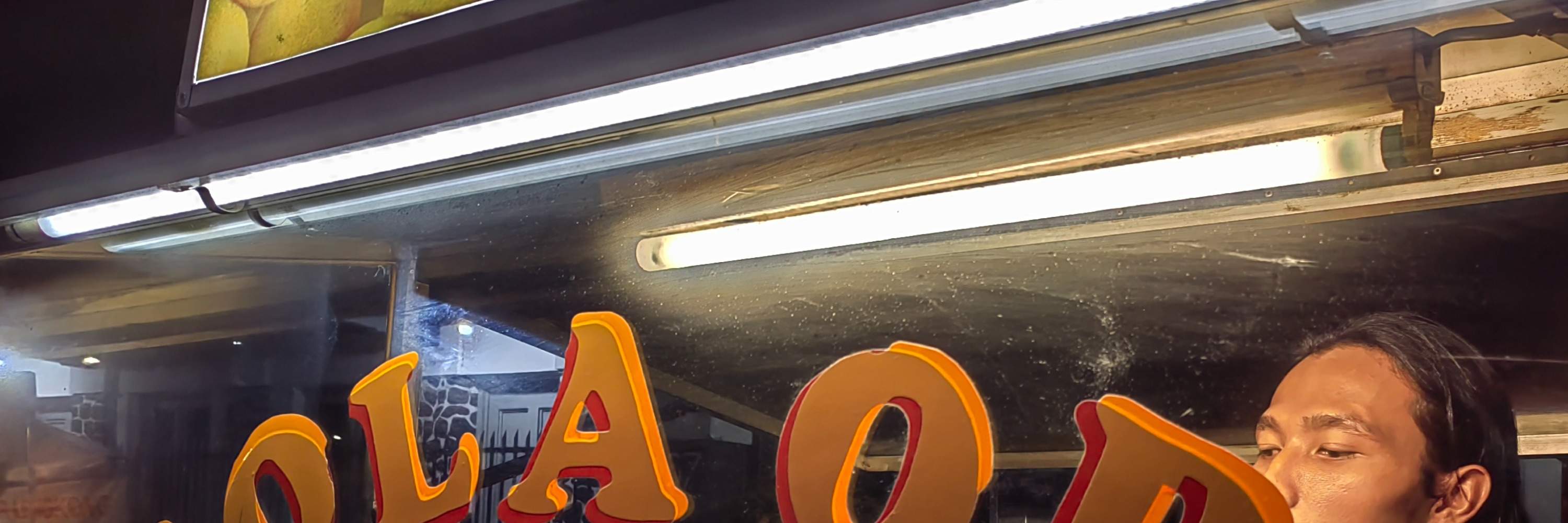 สัมผัสประสบการณ์ร้านอาหารสตรีทฟู้ดจากจาการ์ตาด้วยรถไฟฟ้า MRT - Klook ประเทศไทย