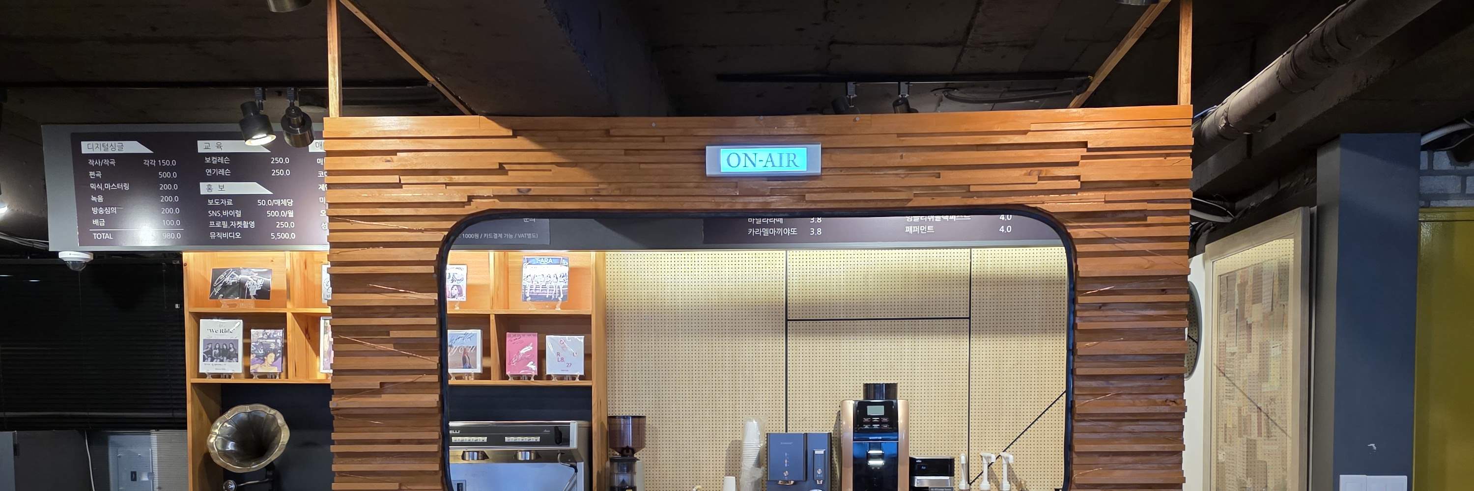 K-Pop Dream Record Cafe: Your Voice, Your Stage! - Klook Hong Kong