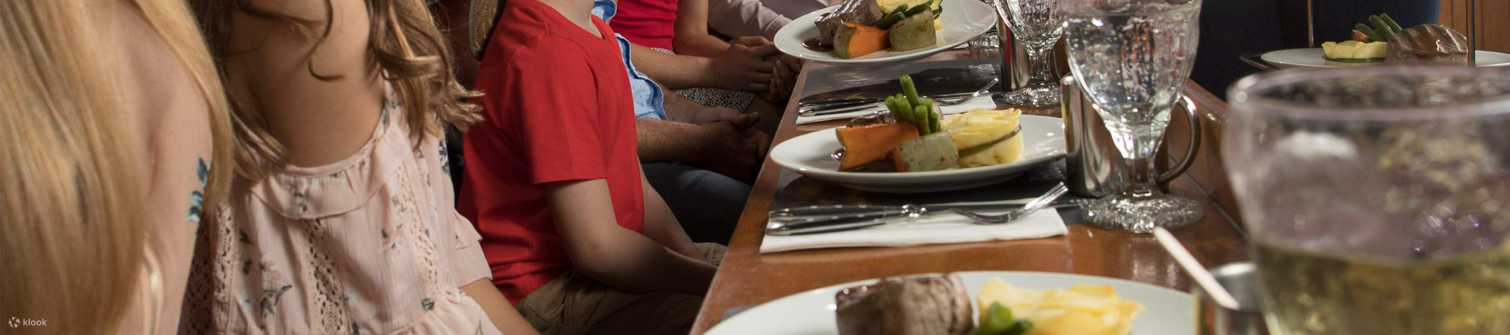 Billet pour un dîner-spectacle spectaculaire dans l'Outback australien ...
