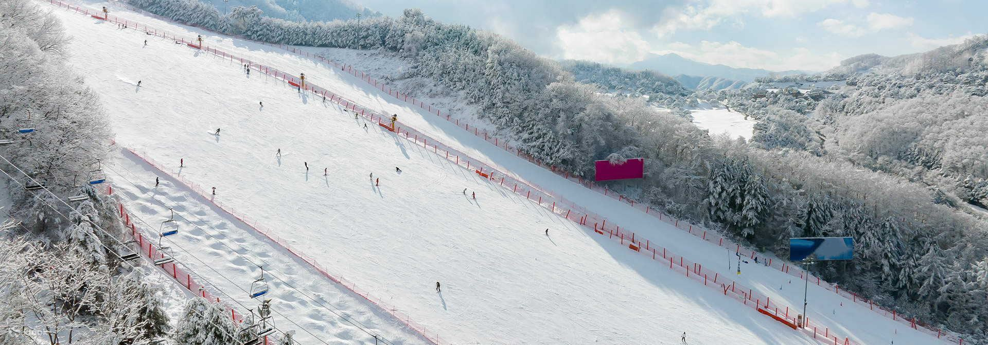 Vivaldi Park Snowyland & Eobi Ice Valley Day Tour from Seoul - Klook ...