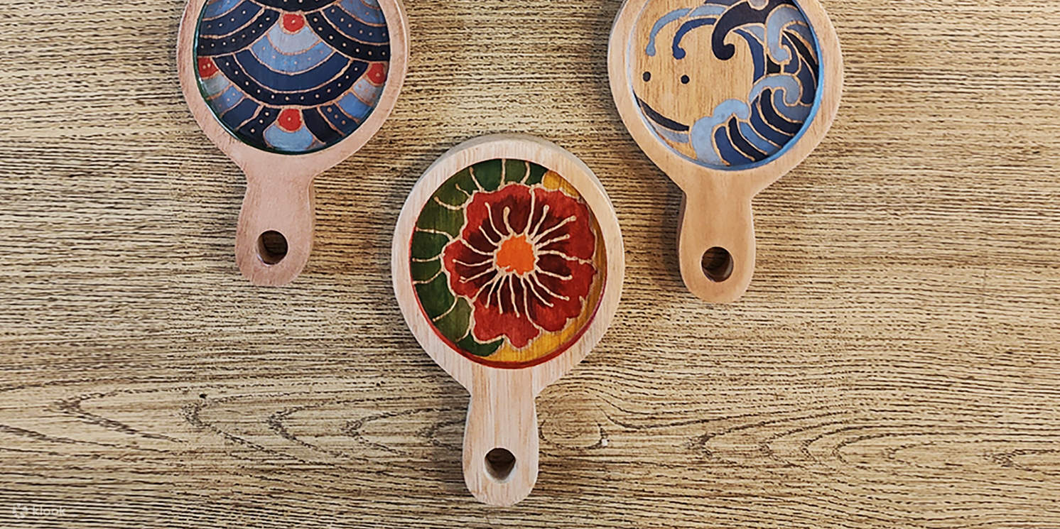 Batik on Woodenware - Klook Singapore