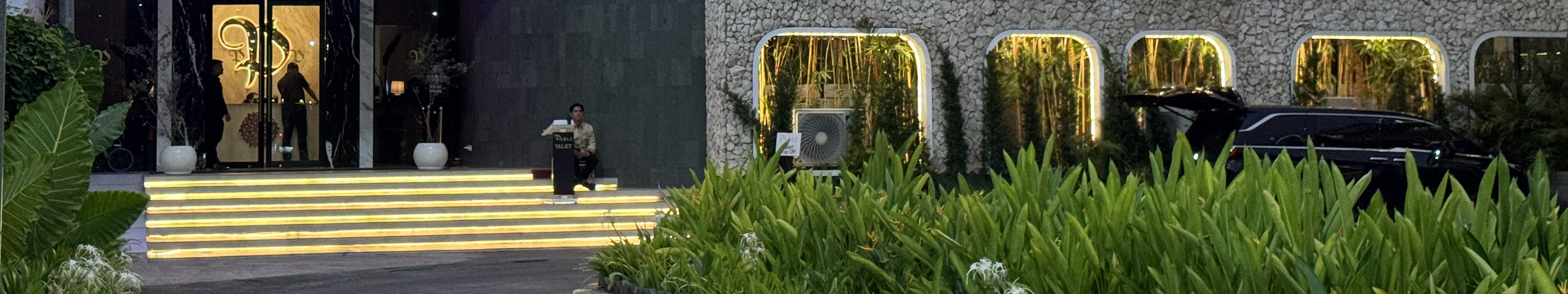 Cocktail Cinema at Parle Senayan (Earphone required) - Klook Australia